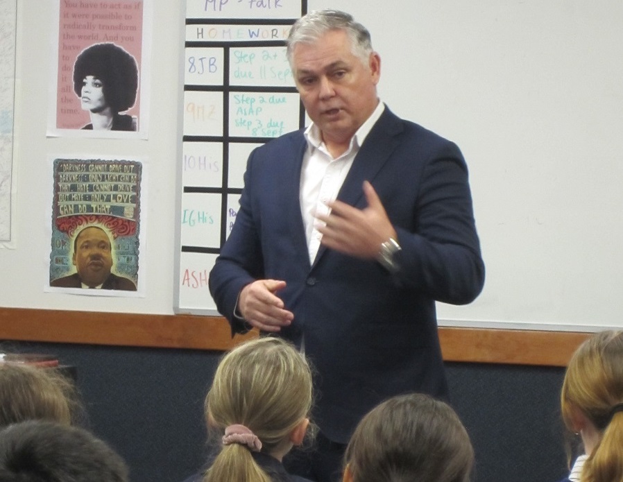 Local MP Mark Mitchell visit - Wentworth Private School - Gulf Harbour ...